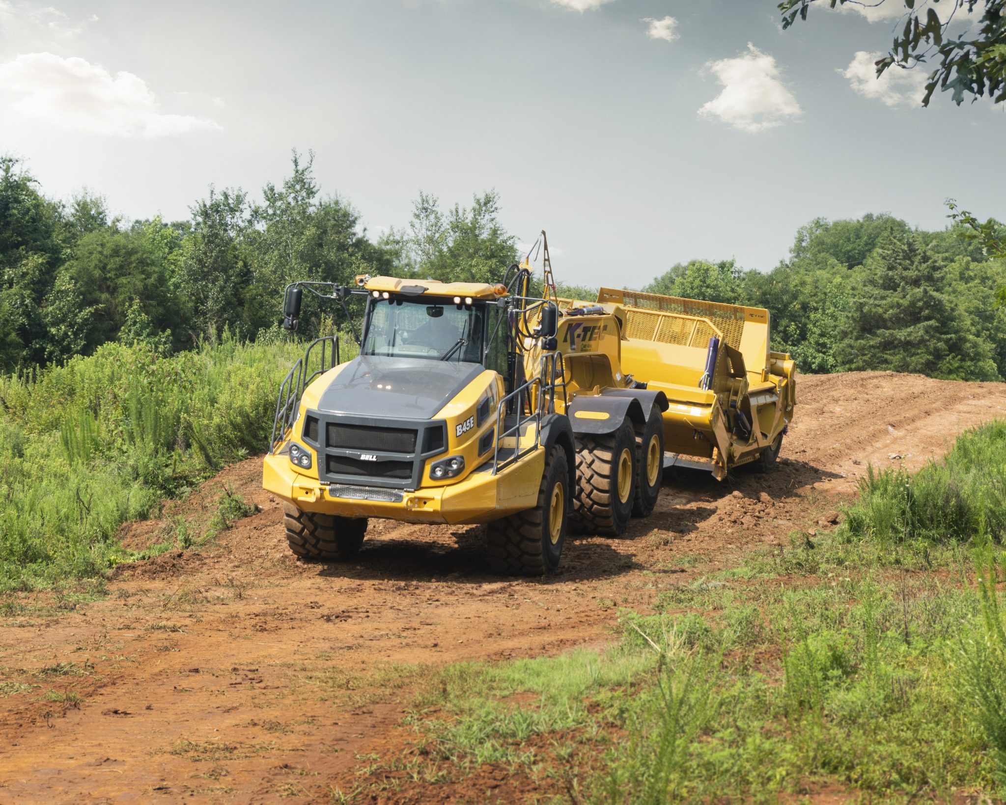 ADT Scraper Truck with K-Tec Scraper - Runge Equipment